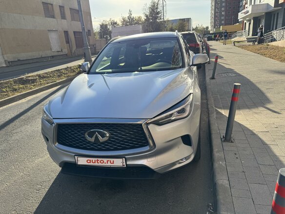 Купить б/у Infiniti QX50 II 2.0 CVT (249 л.с.) 4WD бензин вариатор в Москве: серый Инфинити ку ...