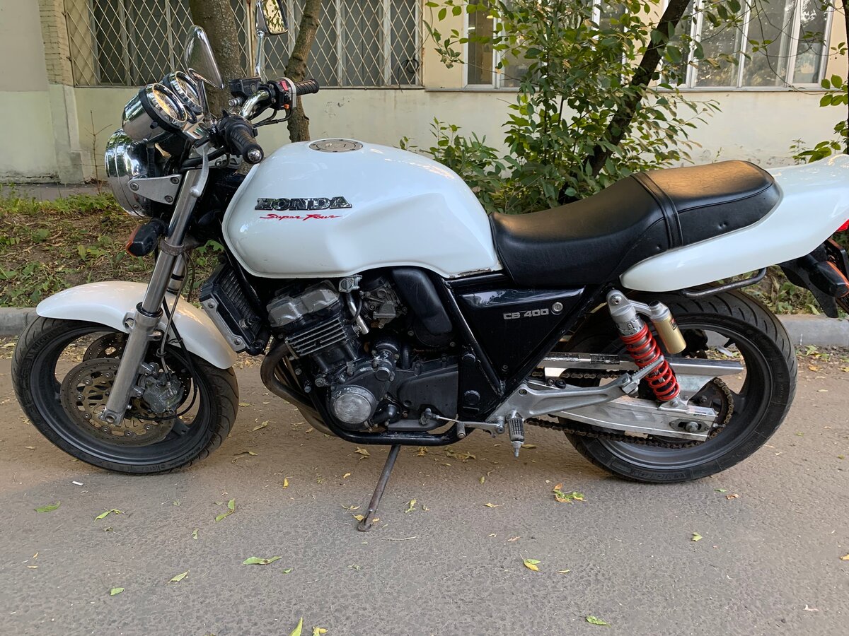 Купить б/у Honda CB 400 Super Four карбюратор 6 передач в Москве: белый дорожный 1992 года на ...
