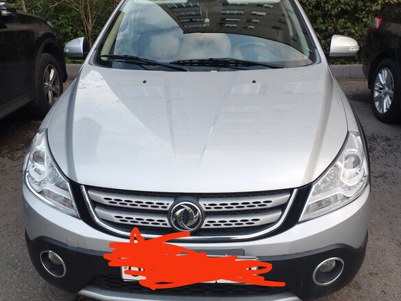 Купить б/у Dongfeng H30 Cross 2011-2018 1.6 AT (117 л.с.) бензин автомат в Москве: серебристый ...