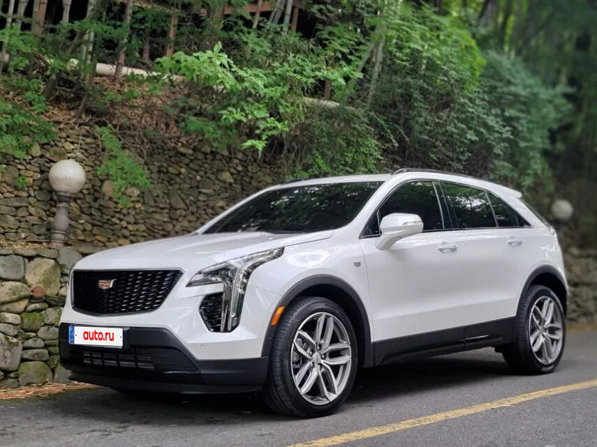 Купить б/у Cadillac XT4 I 2.0 AT (241 л.с.) 4WD бензин автомат в Красноярске: белый Кадиллак ХТ4 ...