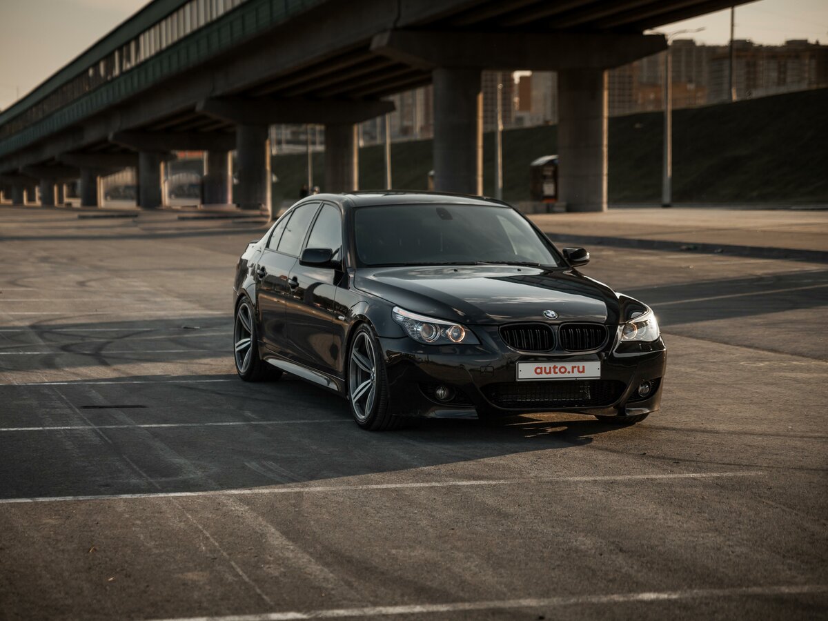 Купить б/у BMW 5 серии V (E60/E61) Рестайлинг 550i 4.8 AT (367 л.с ...