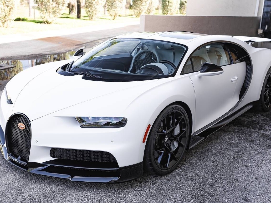 Купить б/у Bugatti Chiron 2016-2023 8.0 AMT (1500 л.с.) 4WD бензин ...