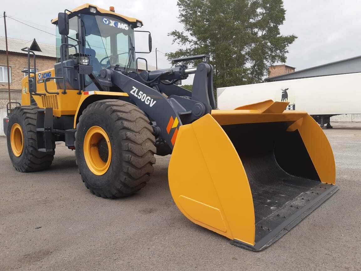 Купить б/у XCMG ZL50GV в Абакане: жёлтый фронтальный погрузчик 2017 года на Авто.ру ID 19461351