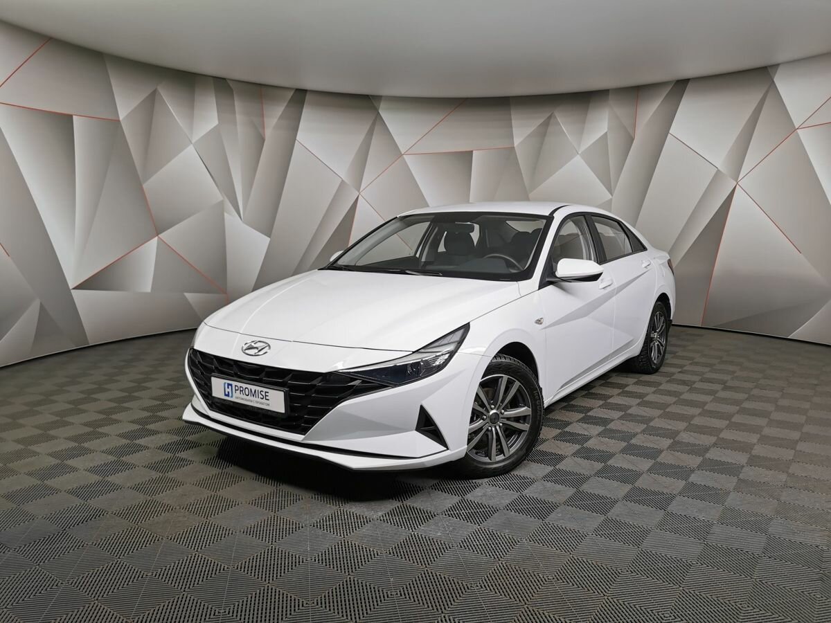 Купить б/у Hyundai Elantra VII (CN7) 1.6 AT (128 л.с.) бензин автомат в Москве: белый Хендай ...