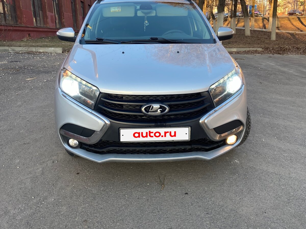 Купить б/у Lada (ВАЗ) XRAY I 1.6 MT (110 л.с.) бензин механика в Воронеже: серебристый Лада Икс ...