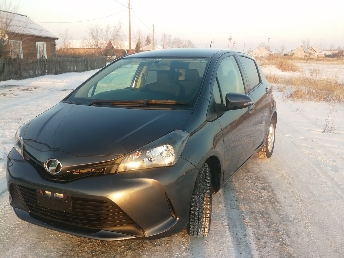 Купить б/у Toyota Vitz III (XP130) Рестайлинг 1.0 CVT (69 л.с.) бензин ...