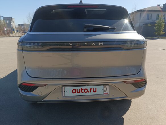 Купить б/у Voyah Free I EVR 1.5hyb AT (693 л.с.) 4WD гибрид автомат в Химках: серый Воя Фри I ...