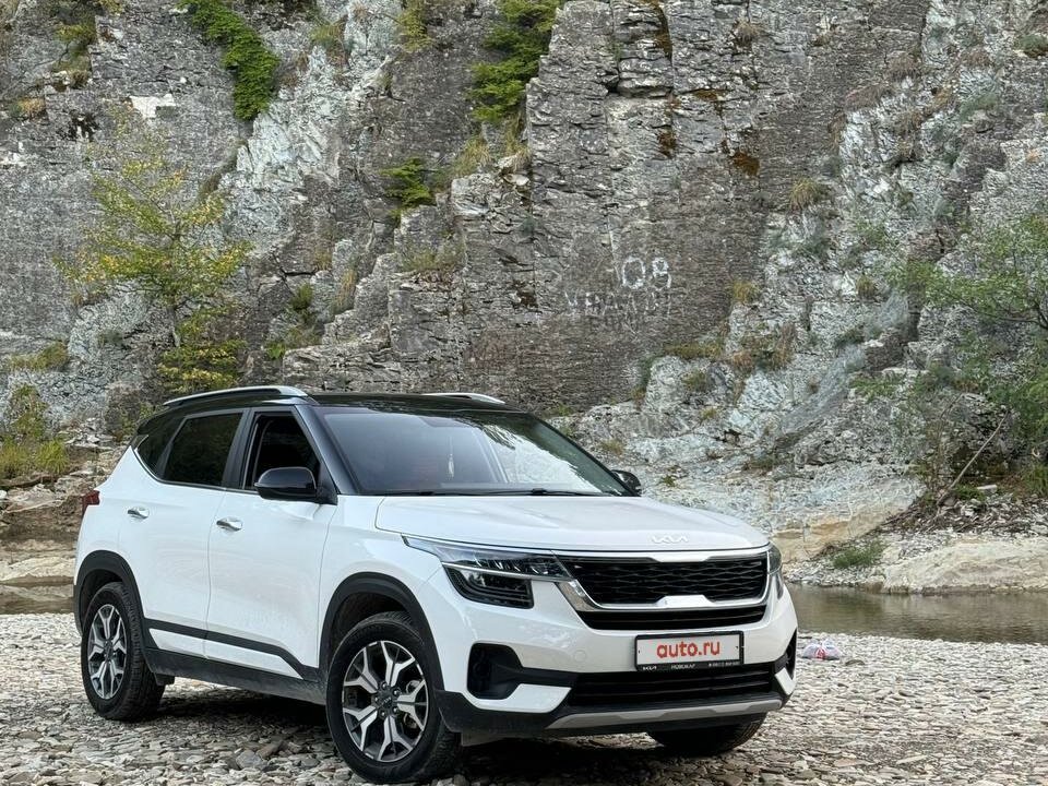 Купить б/у Kia KX3 2019-2023 1.5 CVT (115 л.с.) бензин вариатор в Новороссийске: серебристый Киа ...