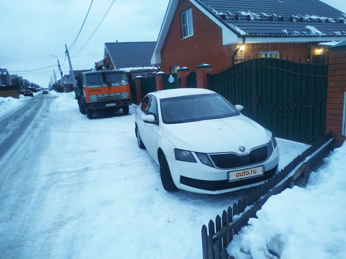Купить б/у Skoda Octavia III (A7) Рестайлинг 1.6 AT (110 л.с.) бензин ...