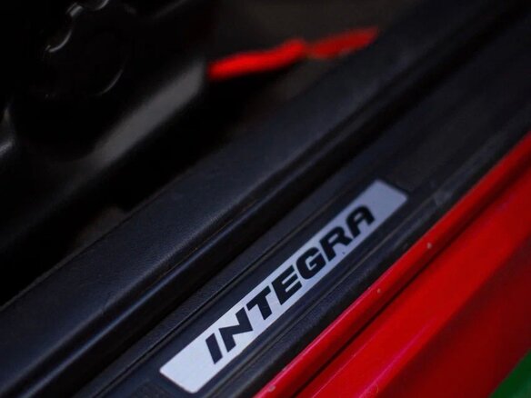 Купить б/у Honda Integra IV 2.0 AT (160 л.с.) бензин автомат в Москве: красный Хонда Интегра IV ...