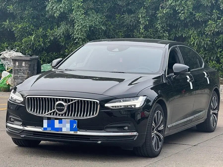 Купить б/у Volvo S90 II Рестайлинг 2.0 AT (250 л.с.) бензин автомат во Владивостоке: чёрный ...