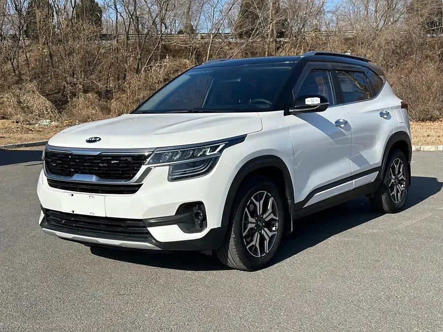 Купить б/у Kia KX3 2019-2023 1.5 CVT (115 л.с.) бензин вариатор во Владивостоке: белый Киа ...