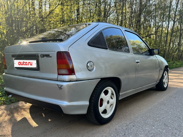 Купить б/у Opel Kadett E 1.6d MT (54 л.с.) дизель механика в Дорогобуже: серебристый Опель Кадет ...