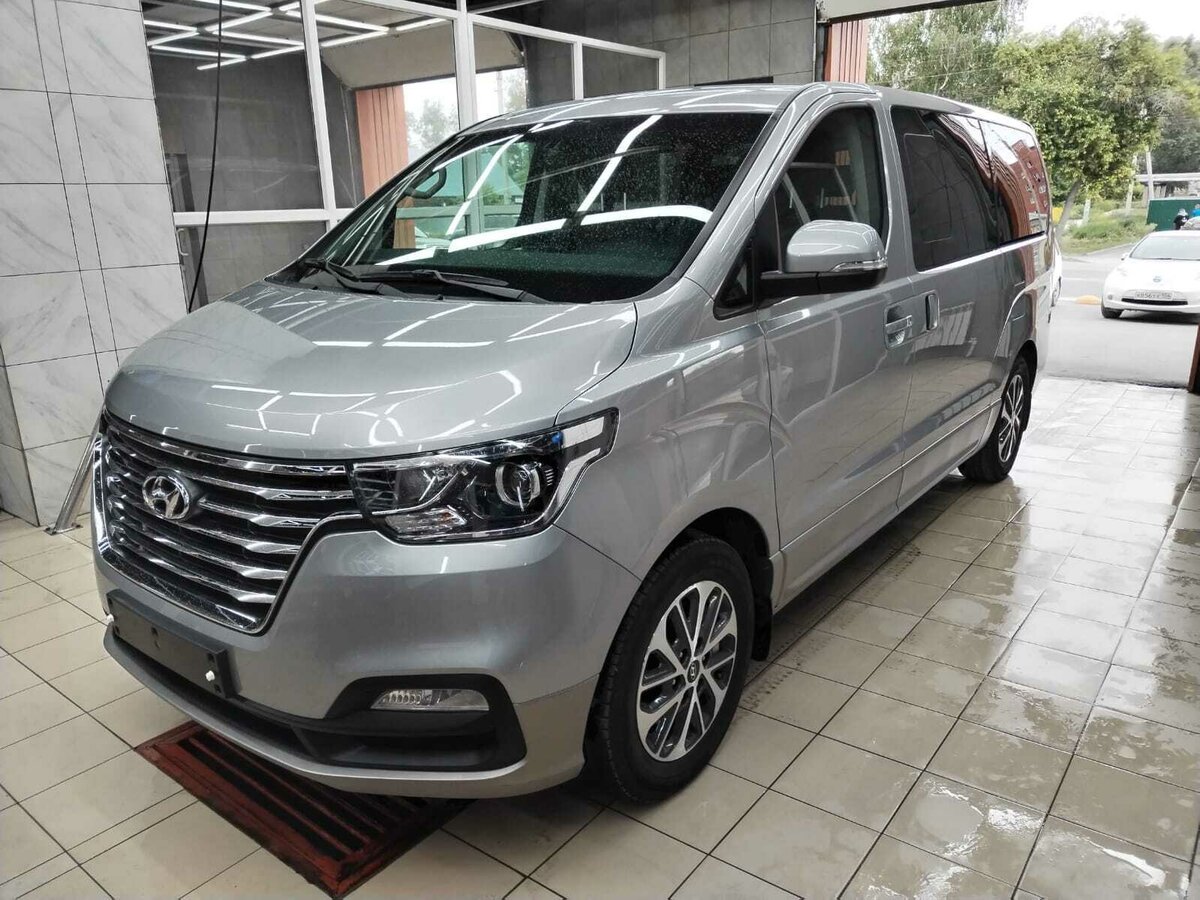 Купить б/у Hyundai Grand Starex I Рестайлинг 2 2.5d AT (175 л.с ...