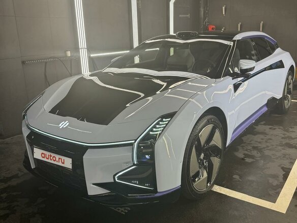 Купить б/у HiPhi Z 2022-2025 120 kWh Electro AT (494.0 кВт) 4WD электро автомат в Екатеринбурге ...