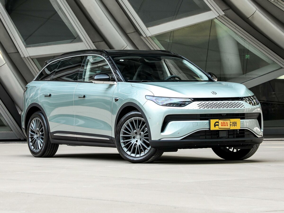 Купить б/у Leapmotor C11 гибрид автомат во Владивостоке: голубой 2023 внедорожник 5-дверный 2023 ...