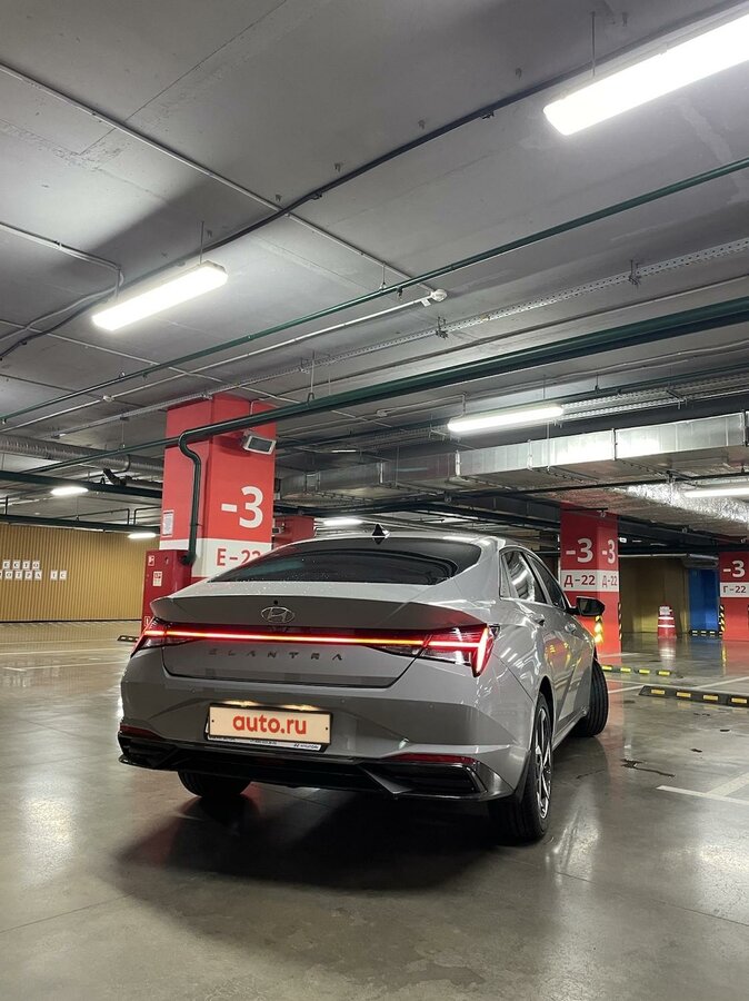Купить б/у Hyundai Elantra VII (CN7) 1.6 AT (128 л.с.) бензин автомат в Москве: серый Хендай ...