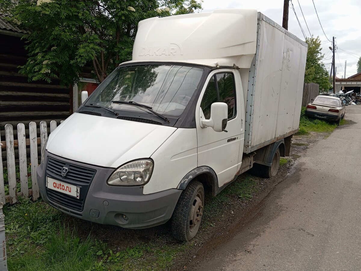 Купить б/у ГАЗ ГАЗель (3302) бензин механика в Красноярске: белый цельнометаллический фургон ...