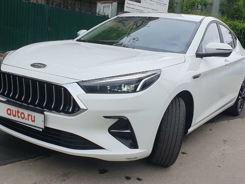 Купить б/у JAC J7 I 1.5 MT (136 л.с.) бензин механика в Москве: белый ...