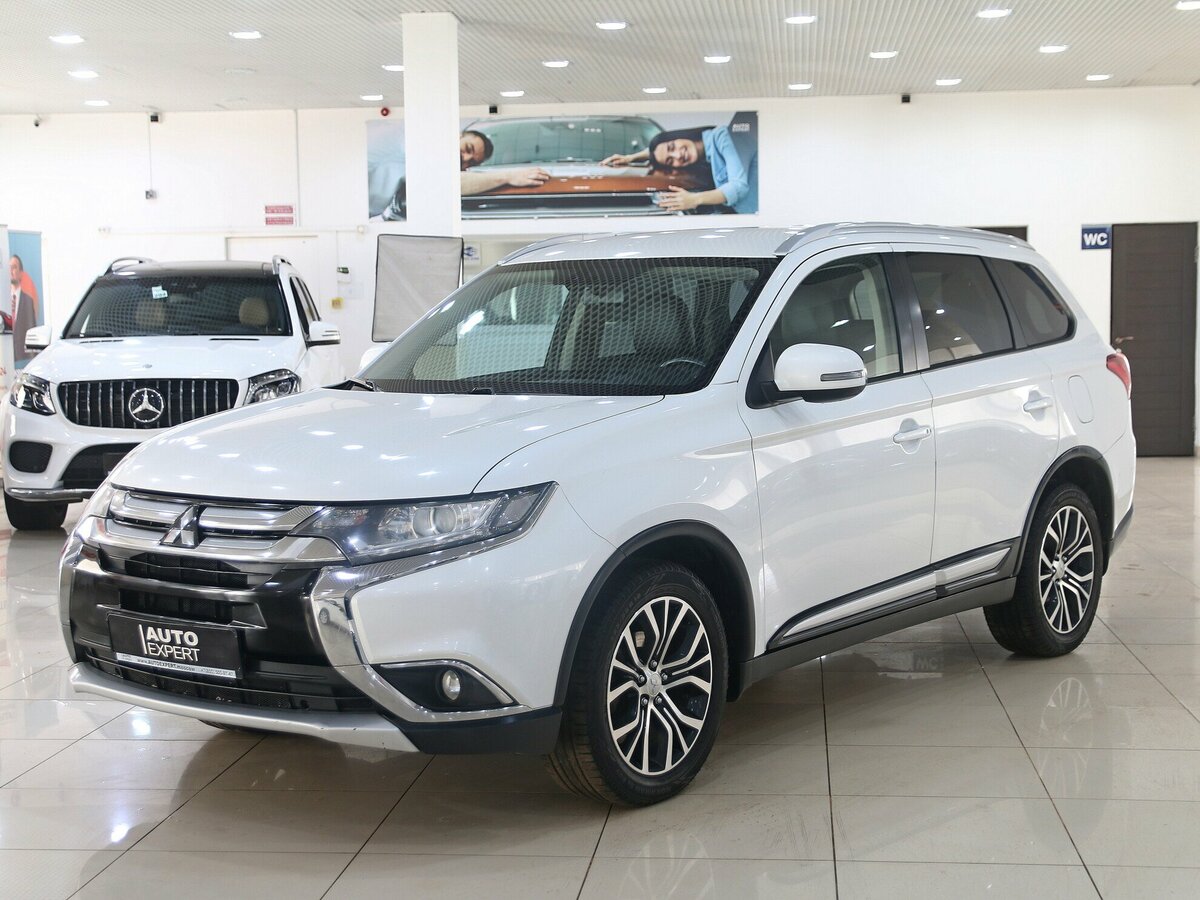 Купить б/у Mitsubishi Outlander III Рестайлинг 2 2.0 CVT (146 л.с.) 4WD ...