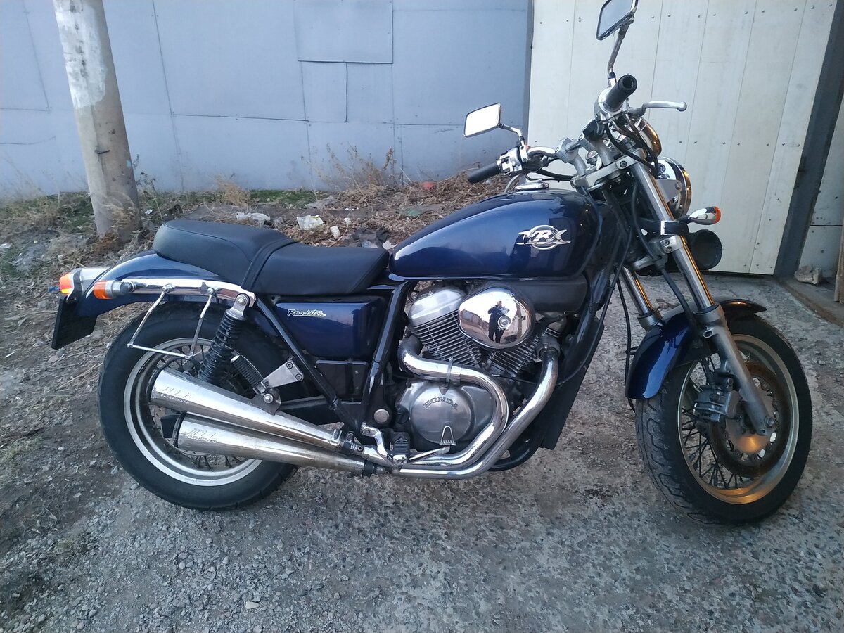 Купить б/у Honda VRX 400 6 передач в Красноярске: синий круизер 1995 года на Авто.ру ID 1119102767