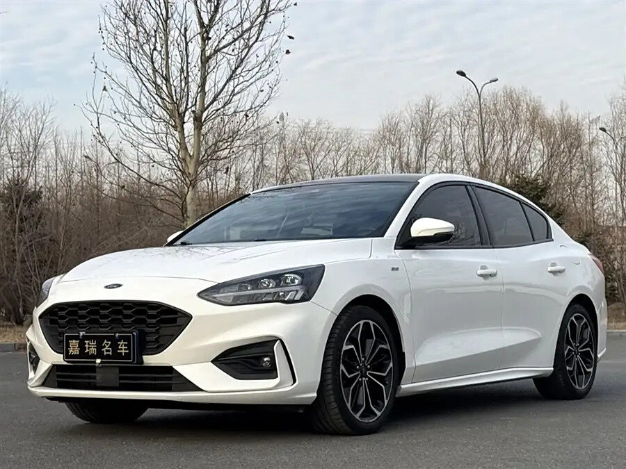 Купить б/у Ford Focus IV 1.5 AT (174 л.с.) бензин автомат во ...