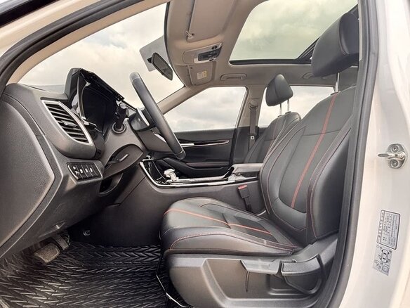 Купить б/у Kia KX3 2019-2023 1.5 CVT (115 л.с.) бензин вариатор в Новосибирске: белый Киа КаИкс3 ...