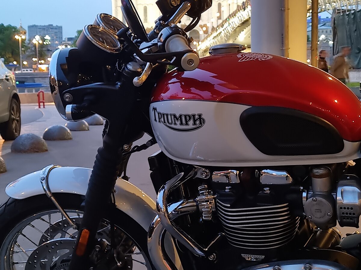 Купить б/у Triumph Bonneville T120 инжектор 6 передач в Москве: красный классик 2020 года по ...