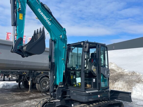 Купить новый Sunward SWE60UF в Мытищах: зелёный гусеничный экскаватор ...