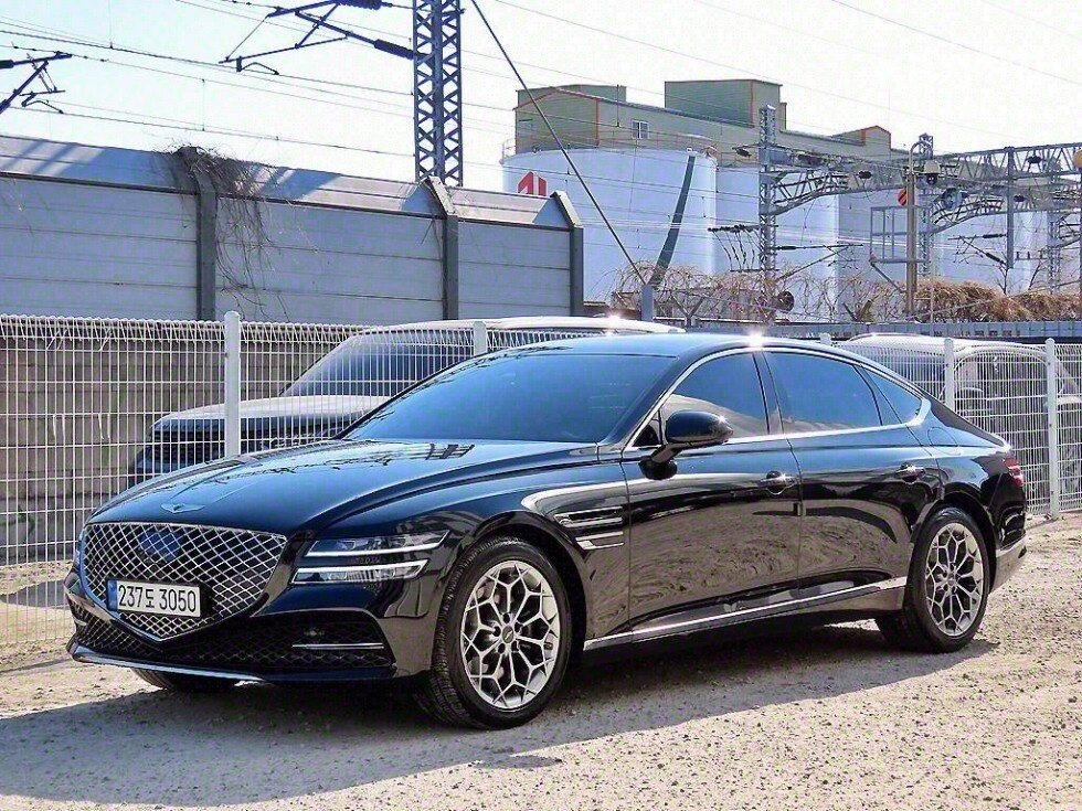 Купить б/у Genesis G80 II 2.5 AT (304 л.с.) бензин автомат во Владивостоке: чёрный Генезис Г80 ...