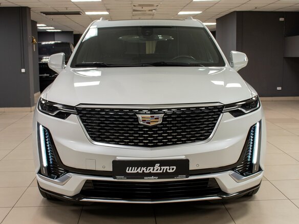 Купить б/у Cadillac XT6 I 2.0 AT (237 л.с.) бензин автомат в Смоленске: белый Кадиллак ХТ6 I ...