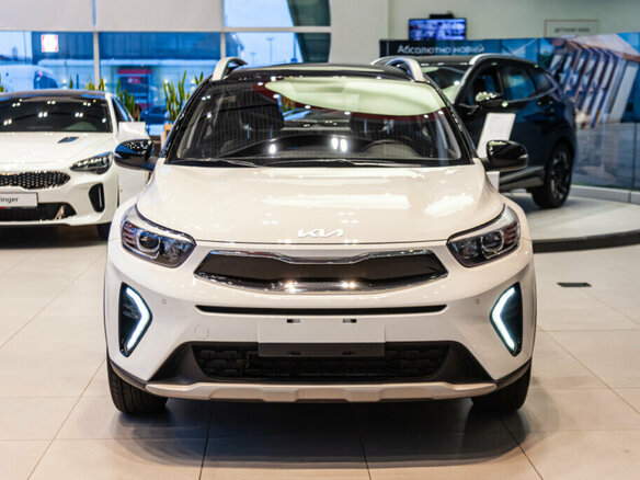 Купить новый Kia KX1 2018-2024 1.4 CVT (100 л.с.) бензин вариатор в Москве: белый Киа КаИкс1 ...