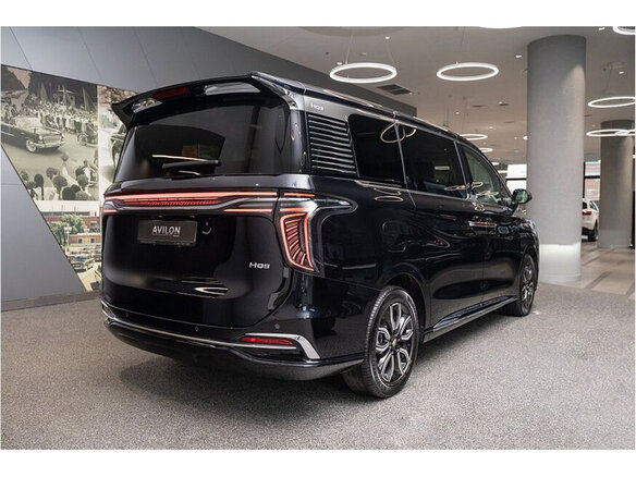 Купить новый Hongqi HQ9 2022-2025 2.0 AT (245 л.с.) бензин автомат в Москве: чёрный Хончи ЭйчКью ...