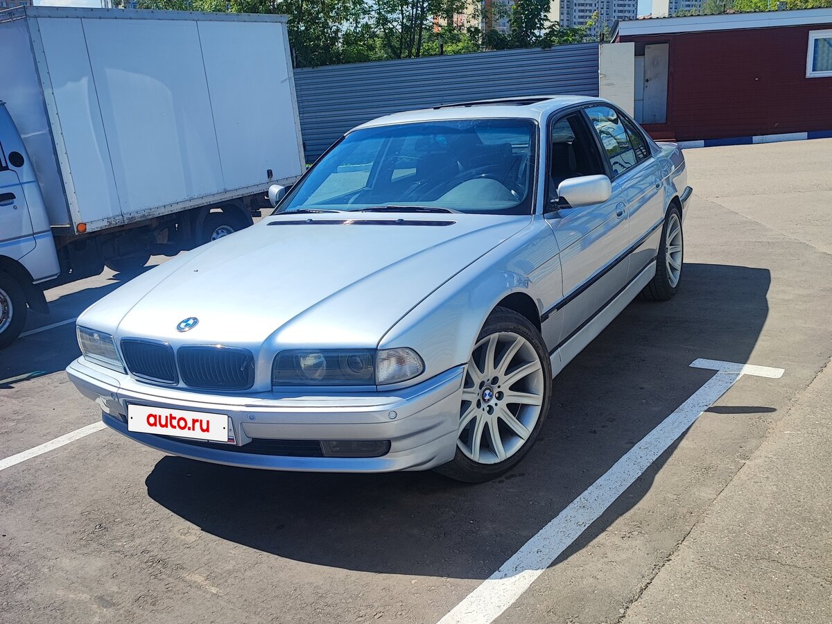 Купить б/у BMW 7 серии III (E38) 728i 2.8 AT (193 л.с.) бензин автомат в Москве: серебристый БМВ ...