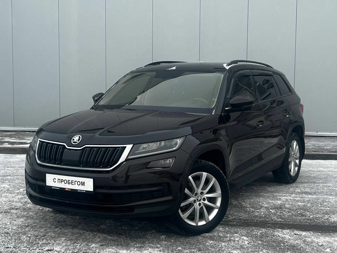 Купить б/у Skoda Kodiaq I 2.0 AMT (180 л.с.) 4WD бензин робот в Колянове: коричневый Шкода ...