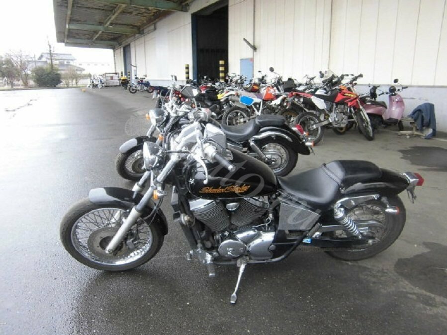 Купить б/у Honda VT 400 карбюратор 5 передач в Москве: чёрный круизер ...