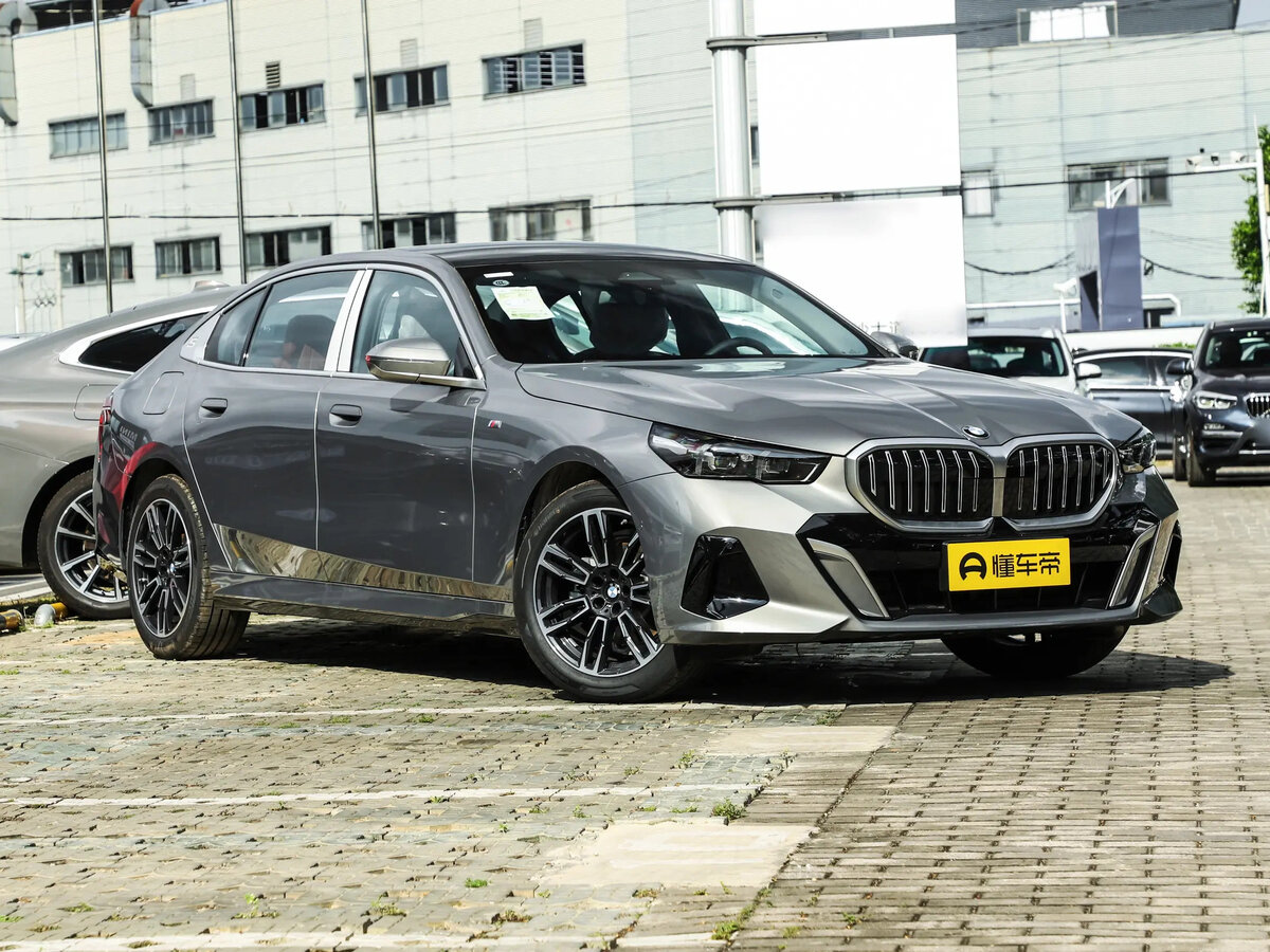 Купить б/у BMW 5 серии VIII (G60/G61/G68) 525Li 2.0 AT (190 л.с.) бензин автомат в Сыктывкаре ...