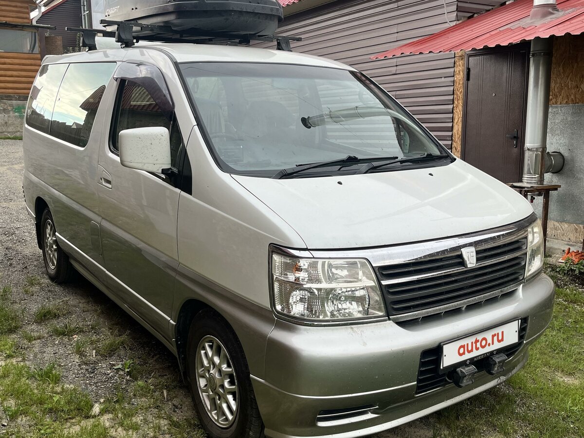 Купить б/у Nissan Elgrand I (E50) 3.3 AT (170 л.с.) 4WD бензин автомат в Кемерове: белый Ниссан ...