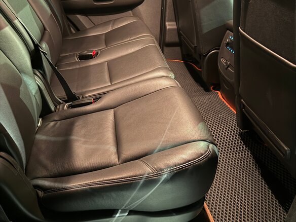 Купить б/у Chevrolet Tahoe III 6AT 5.3 AT (325 л.с.) 4WD бензин автомат в Москве: чёрный Шевроле ...