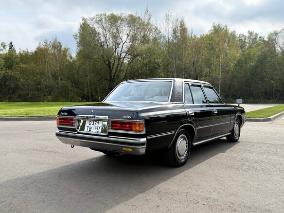 Купить б/у Toyota Crown VI (S110) 2.0 AT (125 л.с.) бензин автомат в Лобне: чёрный Тойота Краун ...