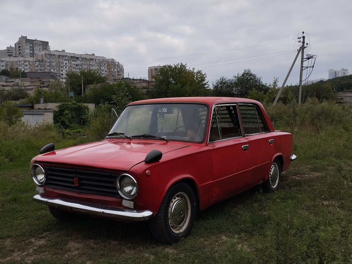 Купить б/у Lada (ВАЗ) 2101 1970-1988 1.2 MT (59 л.с.) бензин механика в Белгороде: красный Лада ...