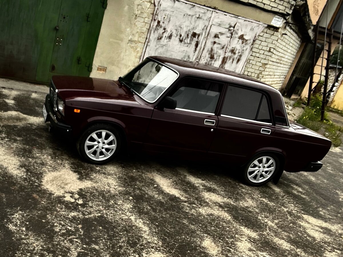 Купить б/у Lada (ВАЗ) 2107 1982-2012 1.6 MT (74 л.с.) бензин механика в Рязани: пурпурный Лада ...