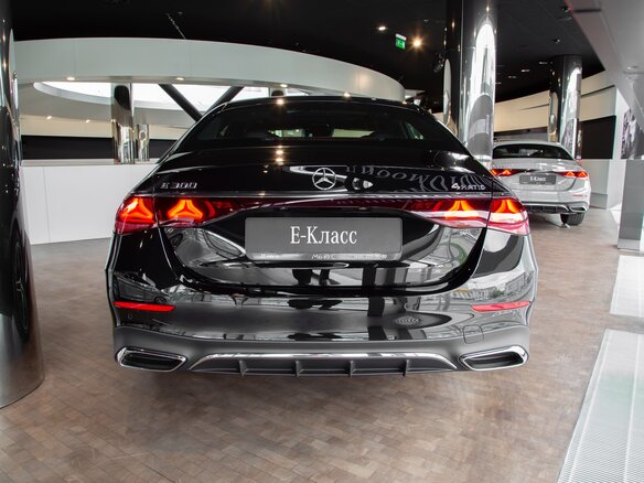 Купить новый Mercedes-Benz E-Класс VI (W214, S214) 300 2.0 AT (258 л.с.) 4WD бензин автомат в ...