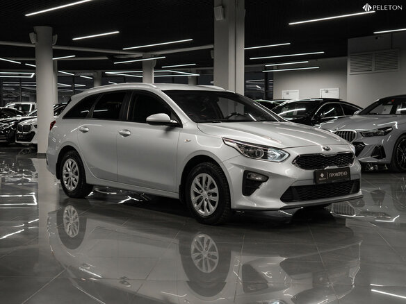 Купить б/у Kia Ceed III 1.6 AT (128 л.с.) бензин автомат в Москве: серый Киа Сид III универсал 5 ...