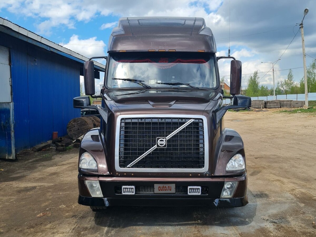 Купить б/у Volvo VNL дизель в Туле: коричневый 2002 года на Авто.ру ID 1118940928
