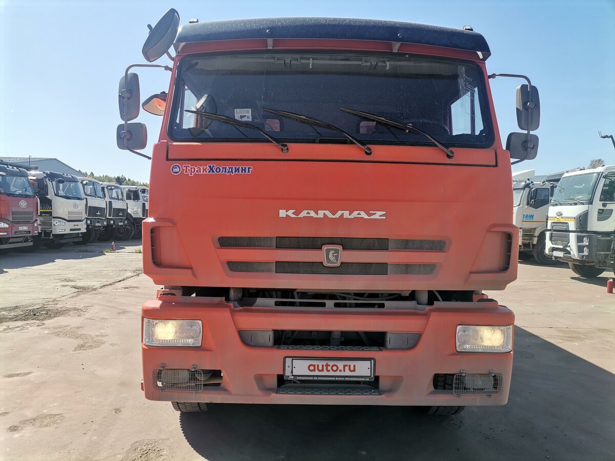 Купить б/у КамАЗ 6520 в Исакове: оранжевый самосвал 2022 года на Авто.ру ID 1118605502