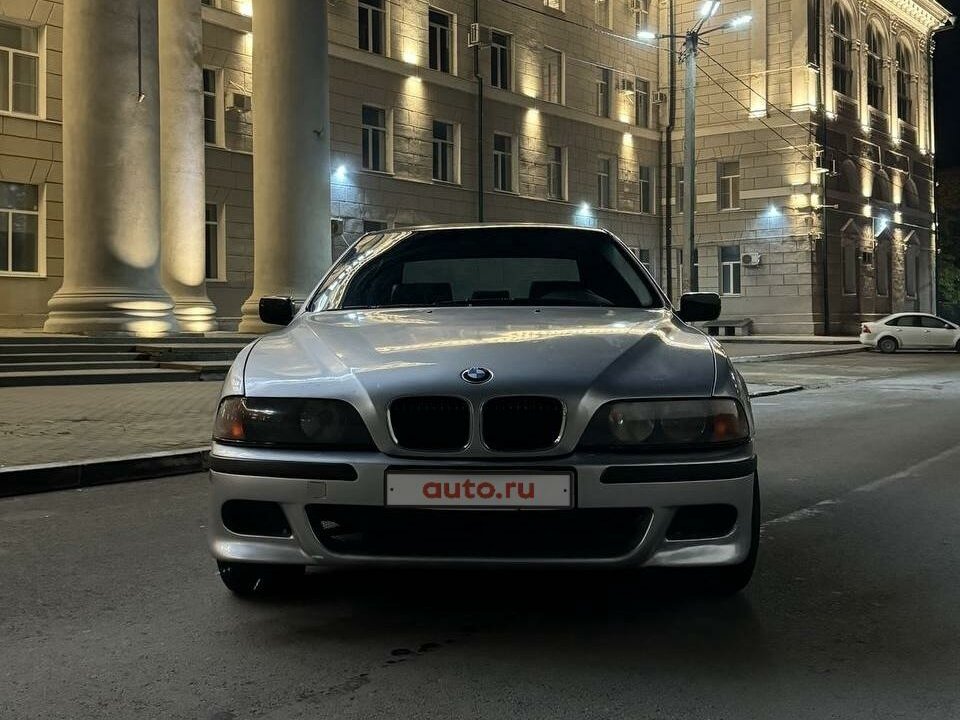 Купить б/у BMW 5 серии IV (E39) 520i 2.0 MT (150 л.с.) бензин механика в Таганроге: серебристый ...
