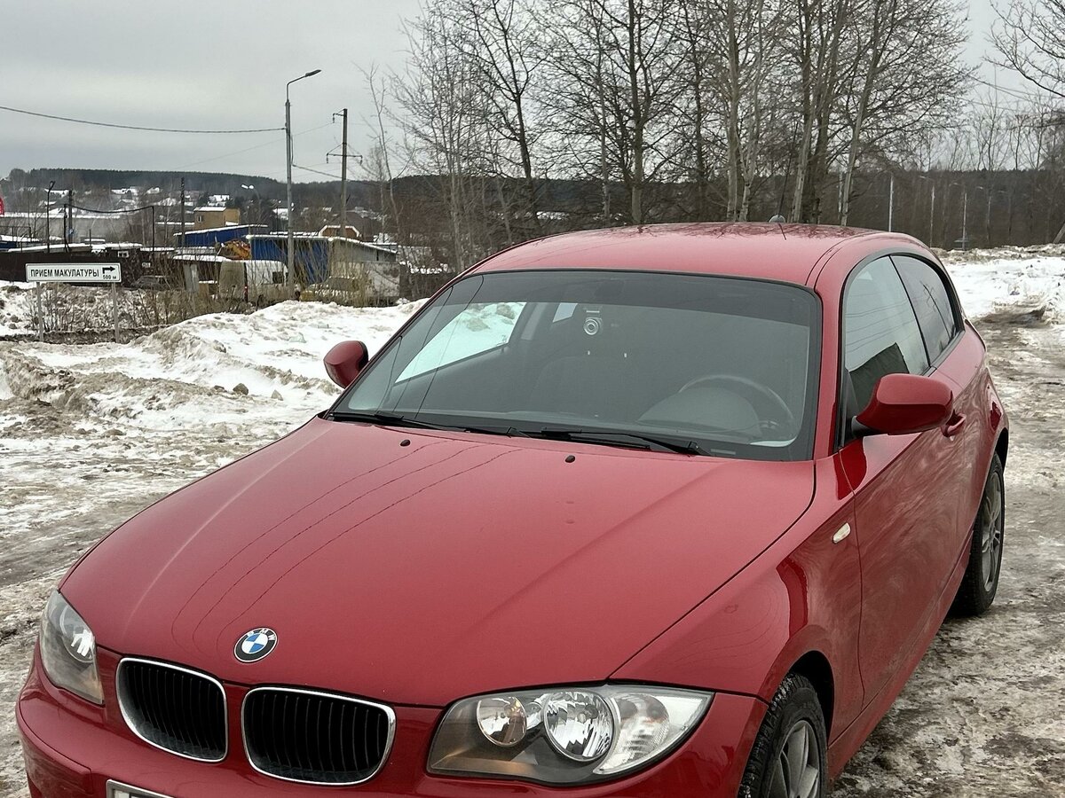 Купить б/у BMW 1 серии I (E81/E82/E87/E88) Рестайлинг 116i 1.6 AT (115 л.с.) бензин автомат в ...