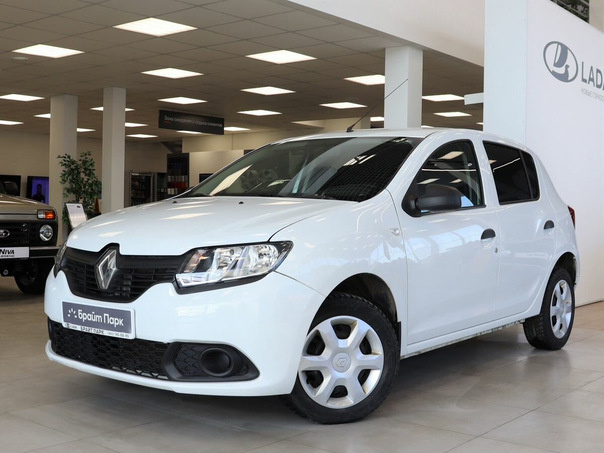 Купить б/у Renault Sandero II 1.6 MT (82 л.с.) бензин механика в Москве ...