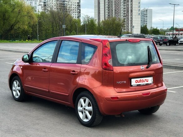 Купить б/у Nissan Note I Рестайлинг 1.6 AT (110 л.с.) бензин автомат в Москве: оранжевый Ниссан ...